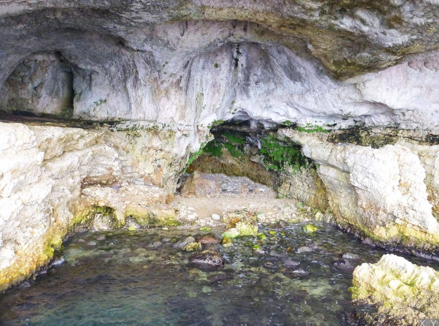 Le 21 grotte di Polignano a Mare - Puglia e Salento in kayak